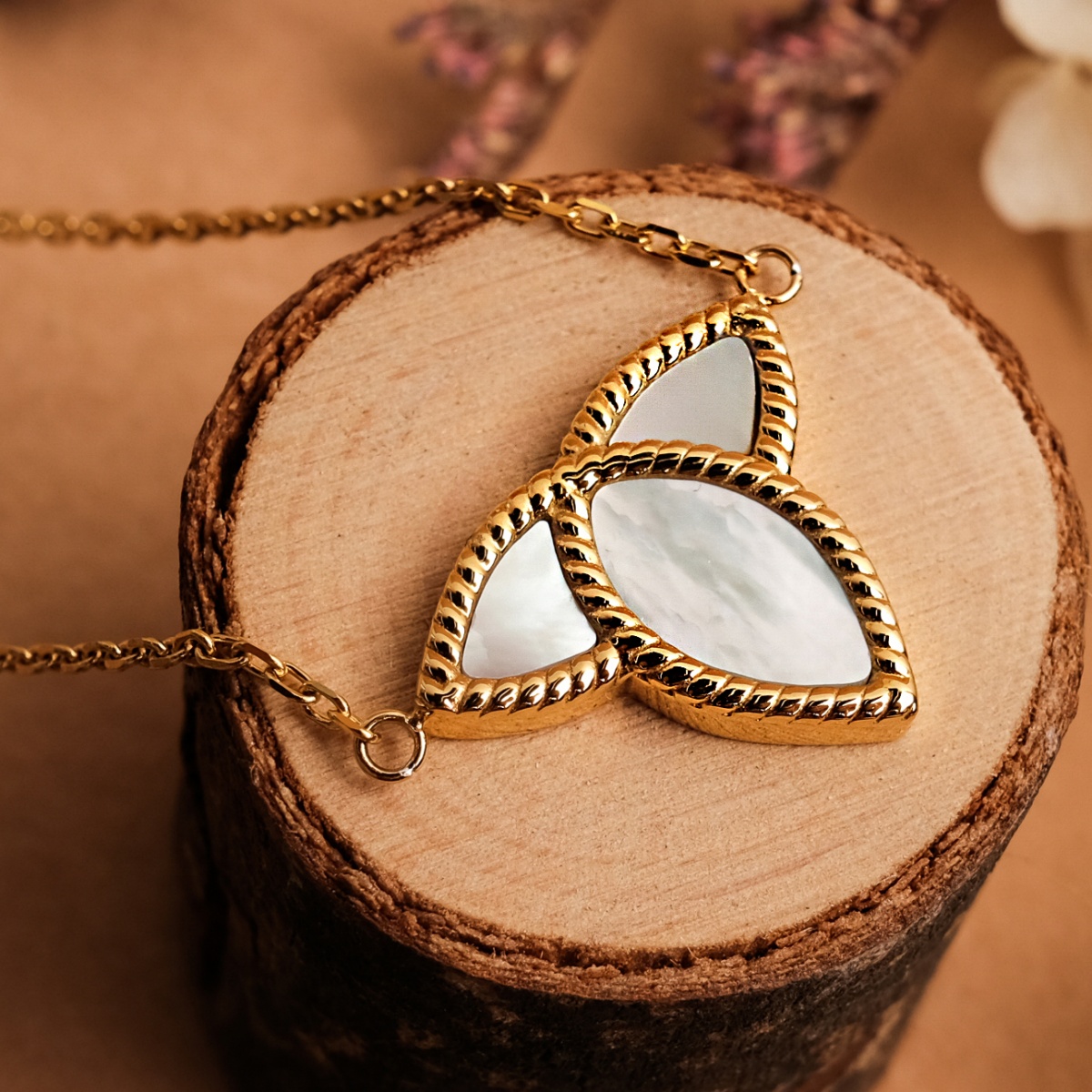 Entire Necklace (Nacre/Gold) | Holzkern